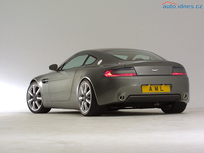 tapety aston martin amv8 vantage